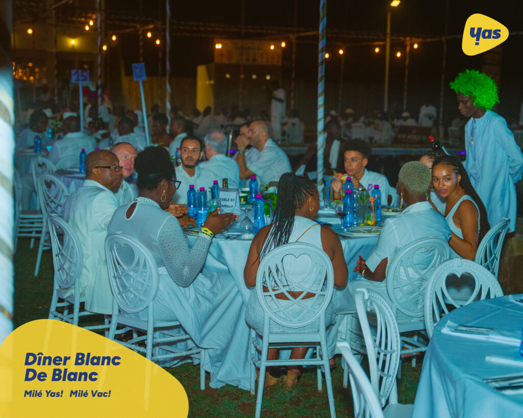 Dîner Blanc de Blanc 2025 : Yas Togo affirme son élégance, sa fidélité ...